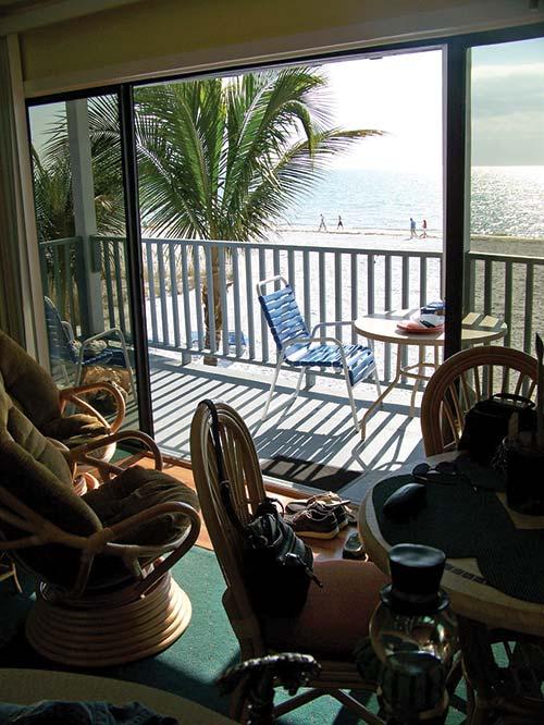 Sun Pacific | FORT MYERS BEACH, FLORIDA - Lahaina Inn Resort